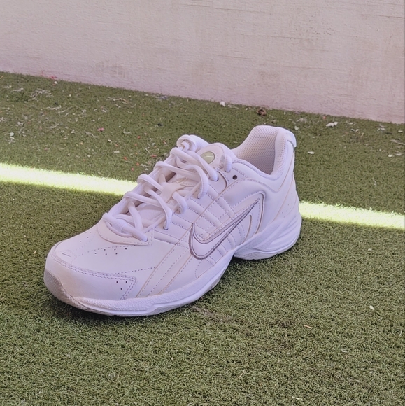 Nike | Shoes | Nike Tlite Viii Womens 6 | Poshmark